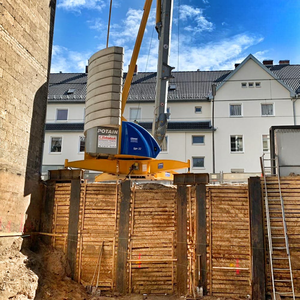 Tiefbau, Berliner Verbau, Bohrpfähle, Kanalbau, Kanalhausanschluss und ...